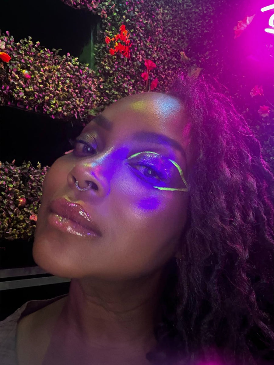UV Glow Vegan Liner Pen – Ashunta Sheriff Beauty